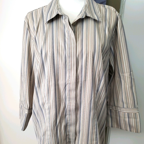 Penningtons | Tops | Button Up Pennington Blouse | Poshmark